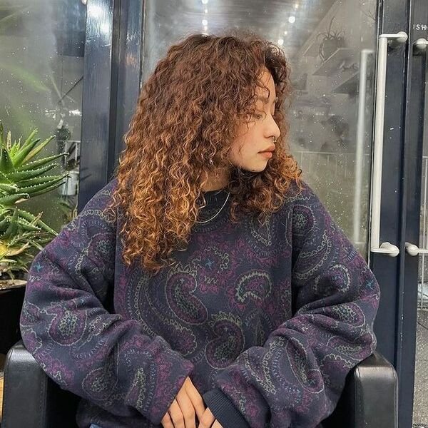 50 Trendy Spiral Perm Ideas for Women in 2022 (with Images)