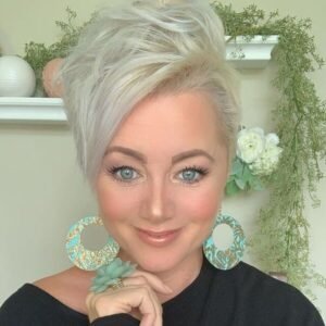 50 Fabulous Asymmetrical Pixie Cut for Women in 2022