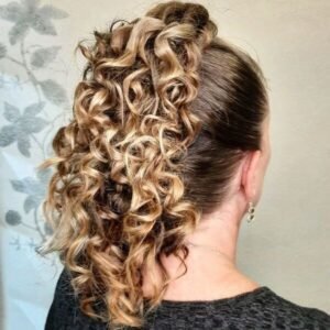 50 Fashionable Curly Hair Updo Ideas for Women in 2023